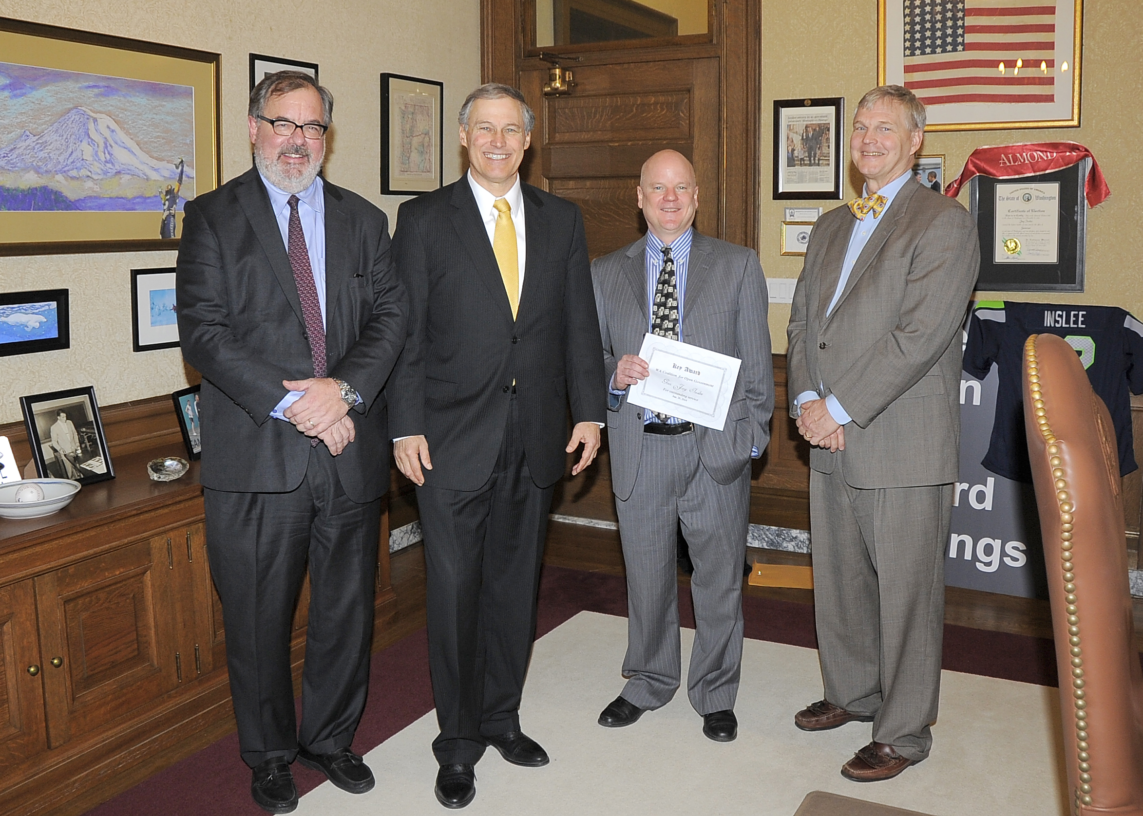 Governor/Speaker receive open government awards